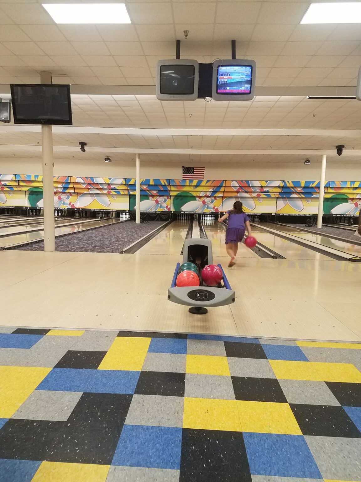Local Bowling Alleys | Find Bowling Centers Near You